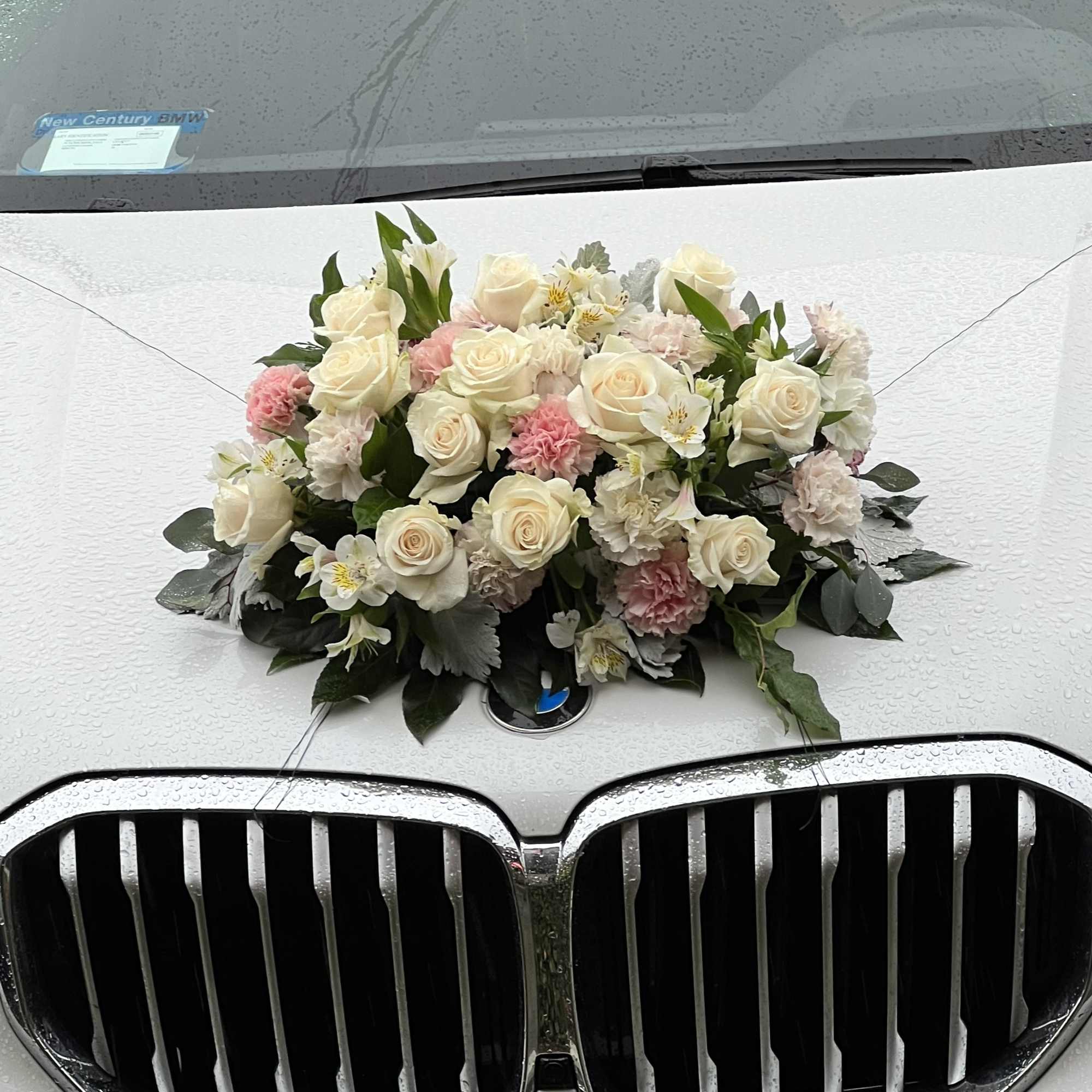 Wedding car decorations by Cerritos Hills Florist