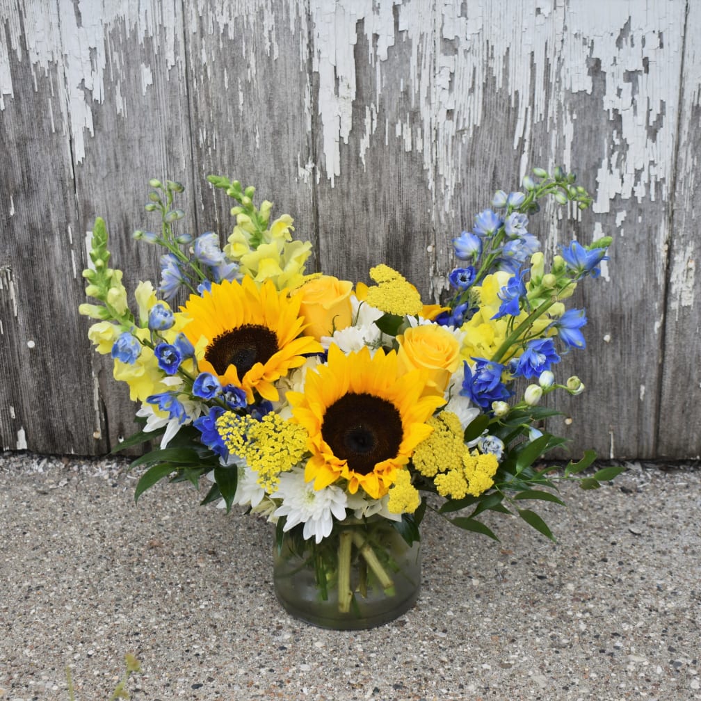 Hutchinson Florist | Flower Delivery by Crow River Floral & Gifts