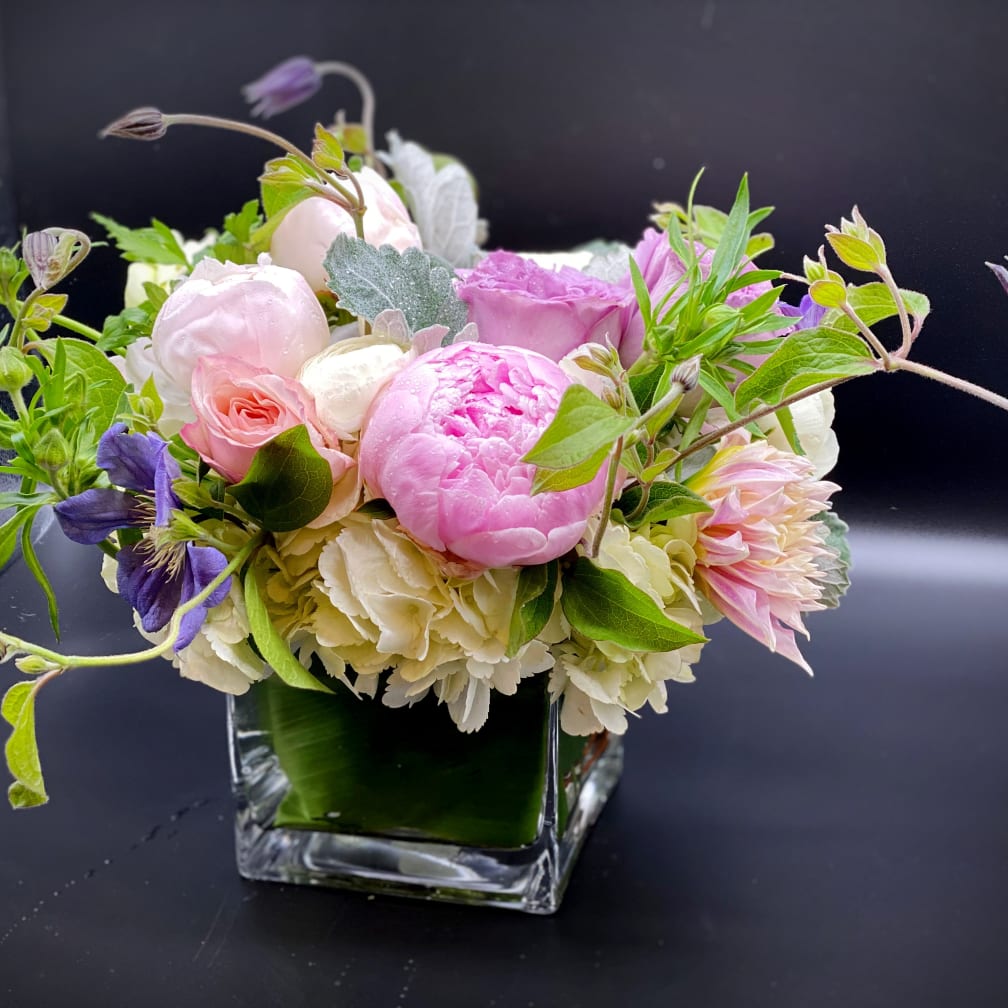 Seattle Florist | Flower Delivery by Maxine's Floral & Gift