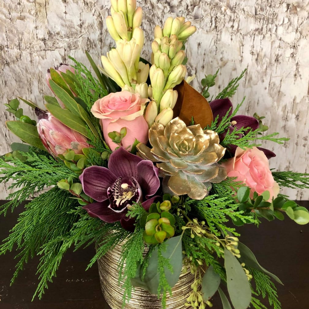 Studio City Florist | Flower Delivery by Dee's Flowers