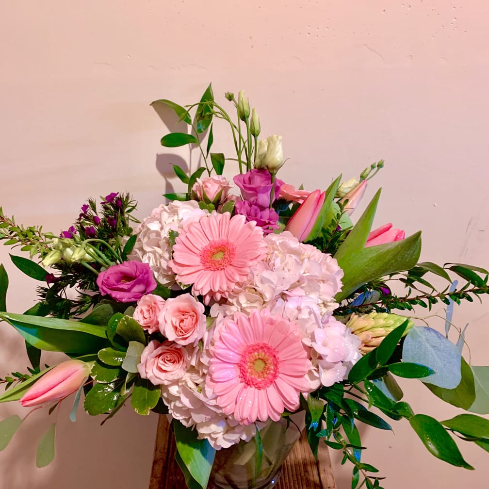 Litchfield Florist | Flower Delivery by Flowers of Distinction