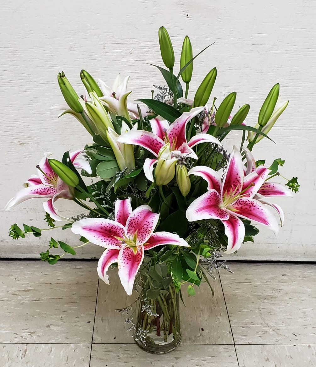 [TT-ARR80]: STARGAZER LILY ARRANGEMENT by Twin Towers Florist