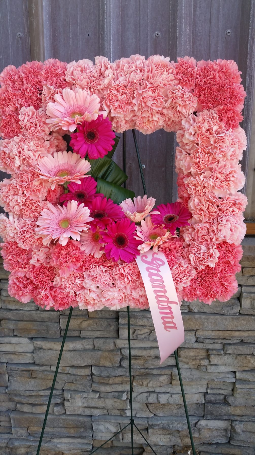 Modern tribute design by KRISanthemums