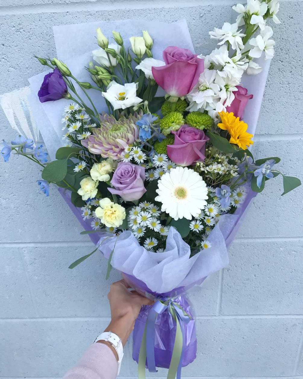 Fresh cut bouquet Cloudy dream by Busy Bee Flowers