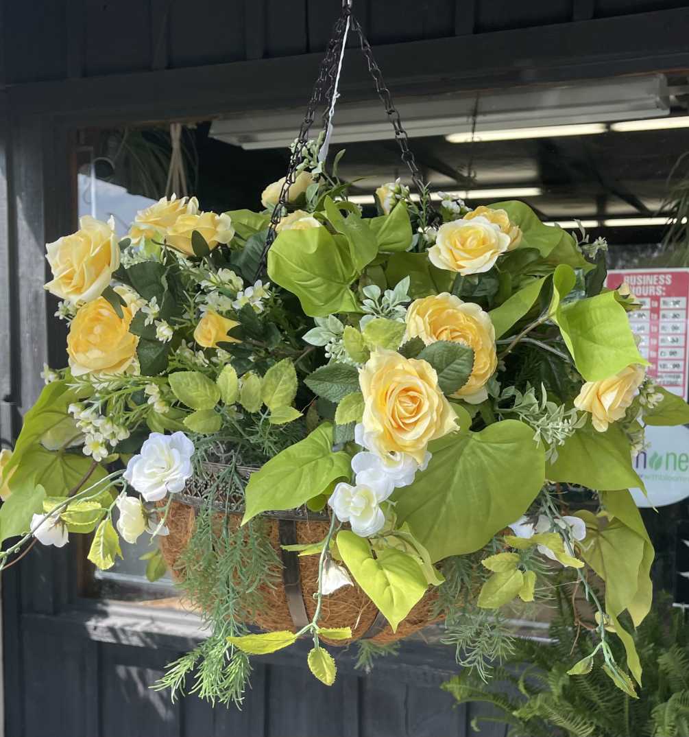 Artificial flower hanging baskets store