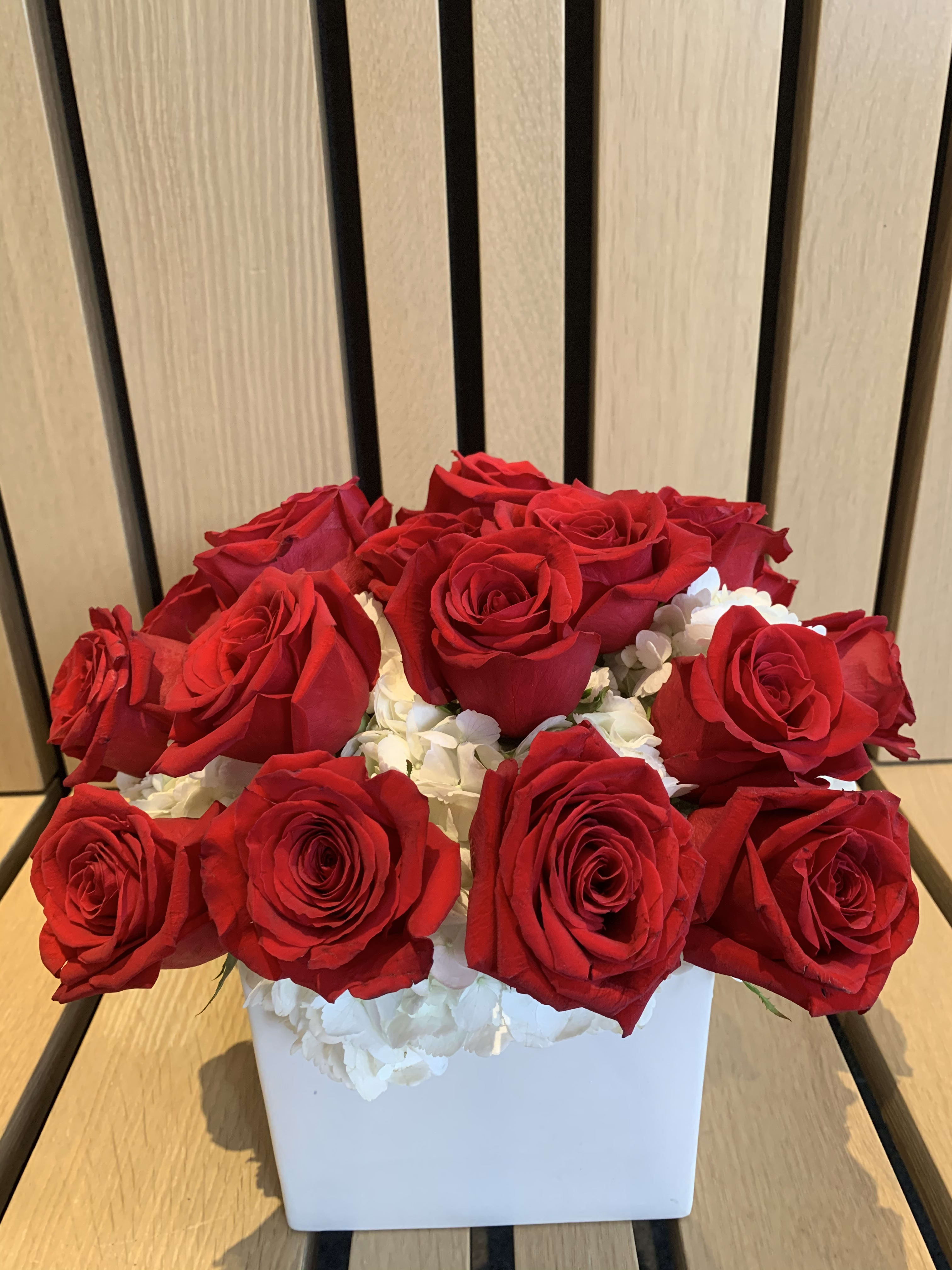 Rose Pave in Los Angeles, CA | Downtown Flowers