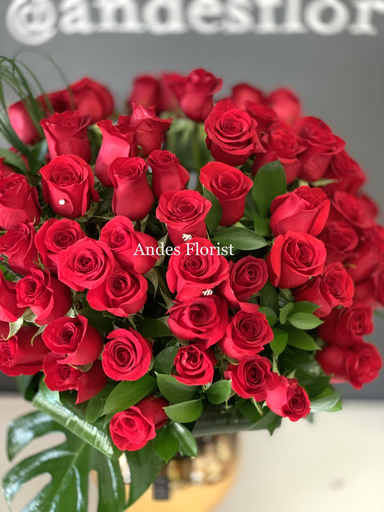 100 Roses in a Royal Vase in Torrance, CA | Andes Florist