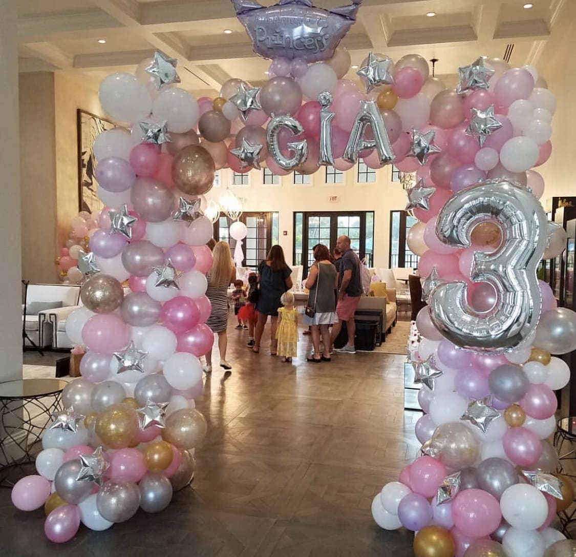 Simple balloon arch in Hollywood, FL | Event Designing by Ella