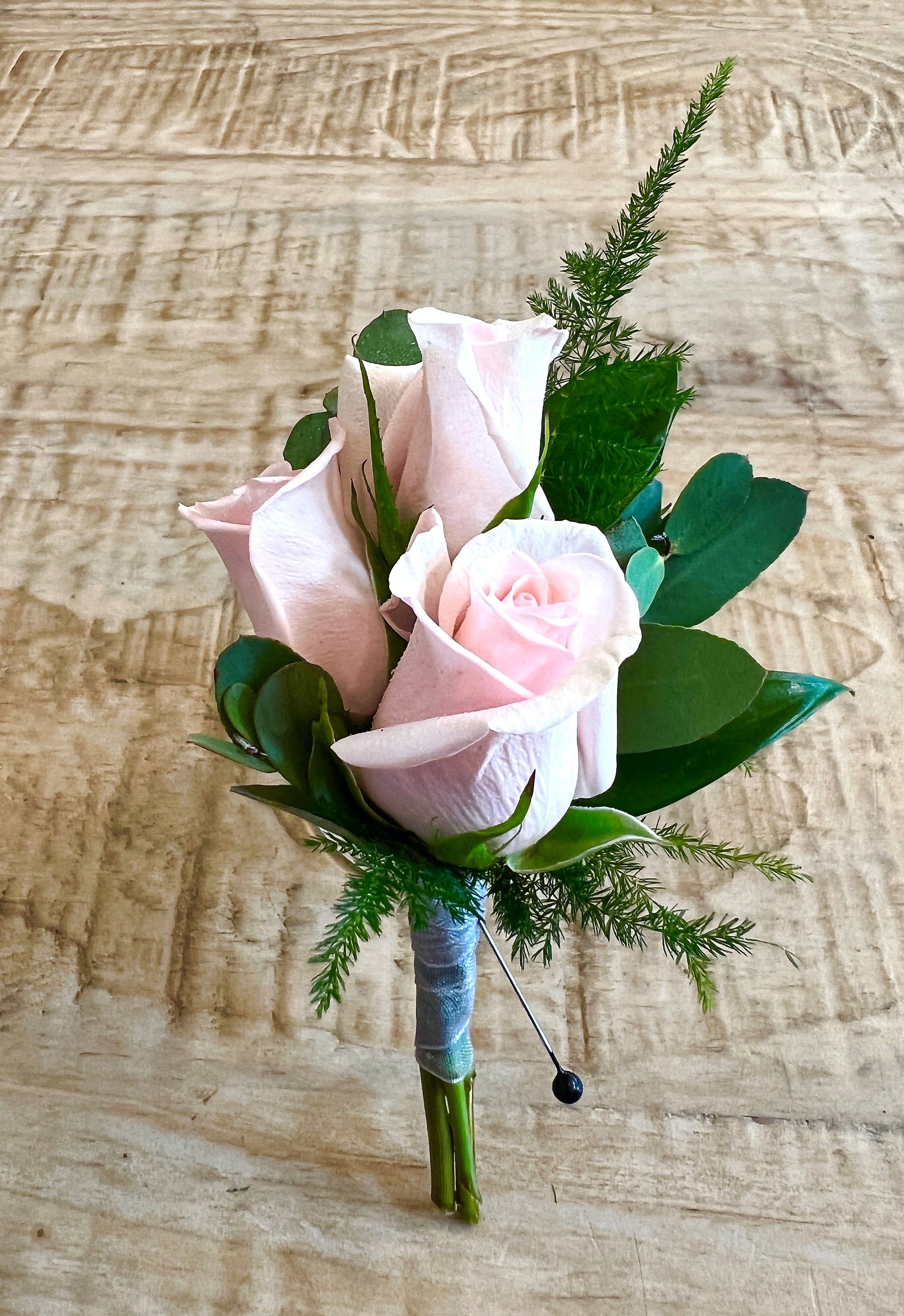 Pink Mini Garden Rose Boutonniere in Cooper City, FL | De La Flor ...