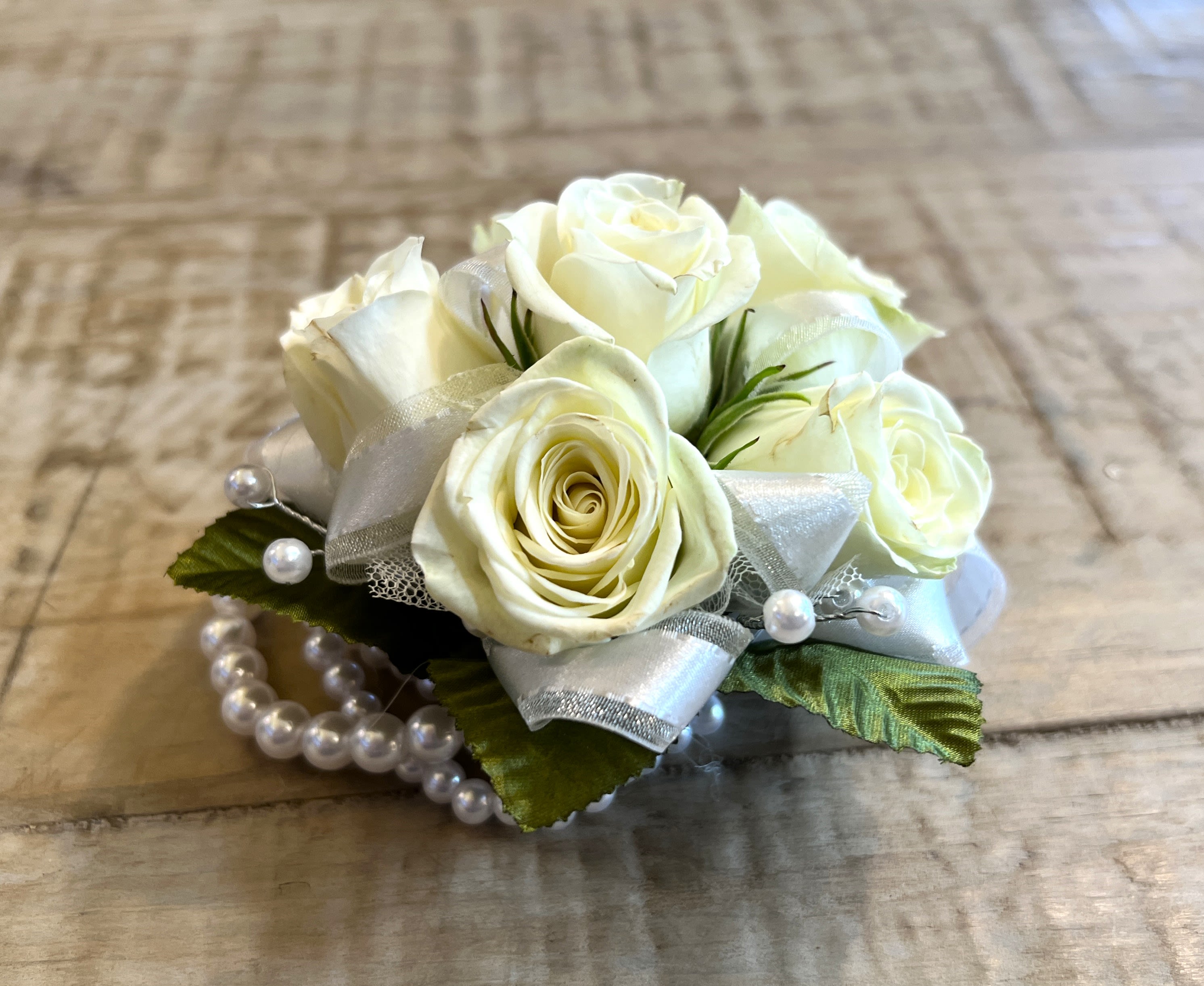 White Mini Garden Rose Wrist Corsage in Cooper City, FL | De La Flor ...