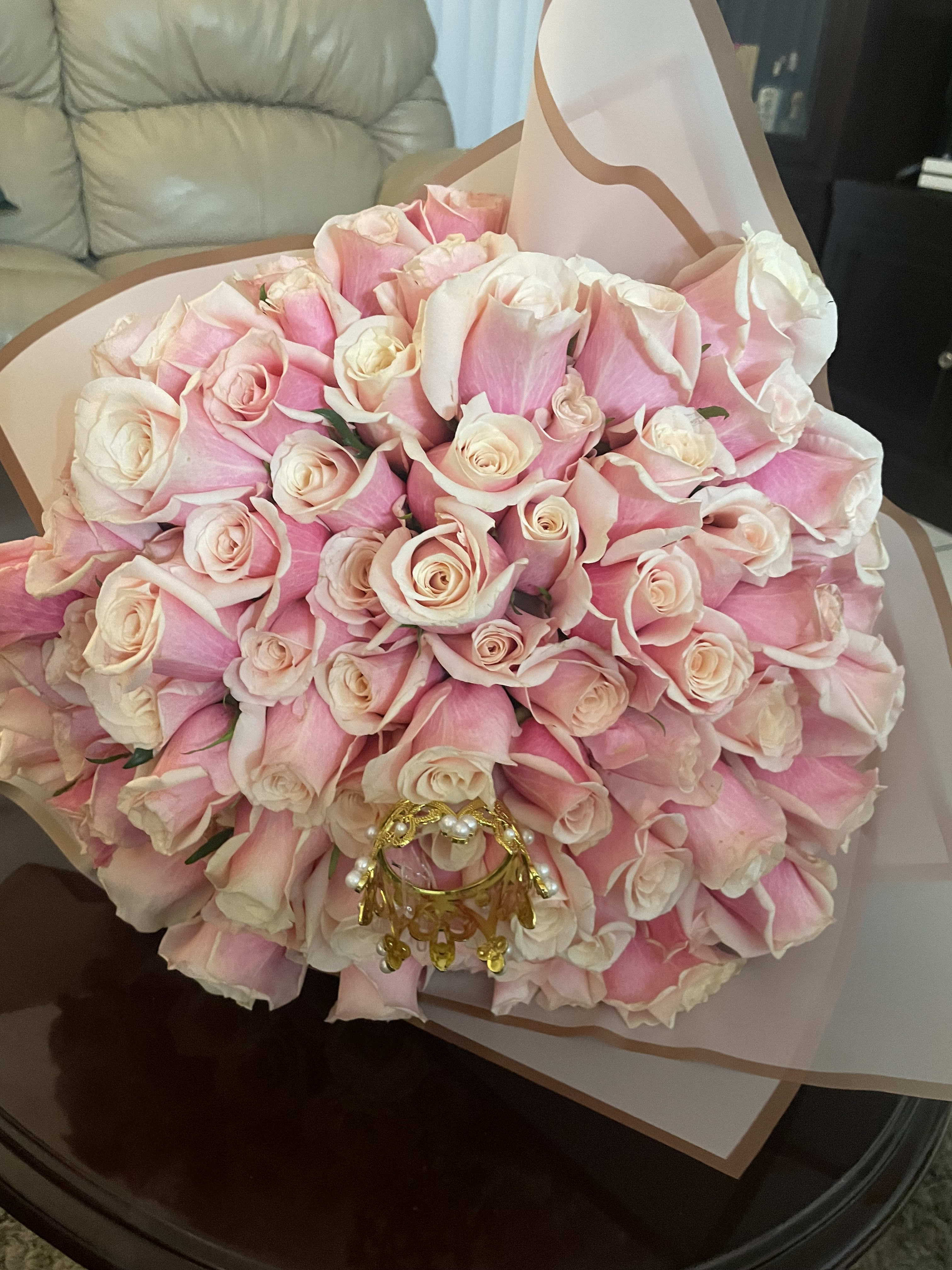 Ramo Buchon in Coral Springs, FL | Embassy of Flowers