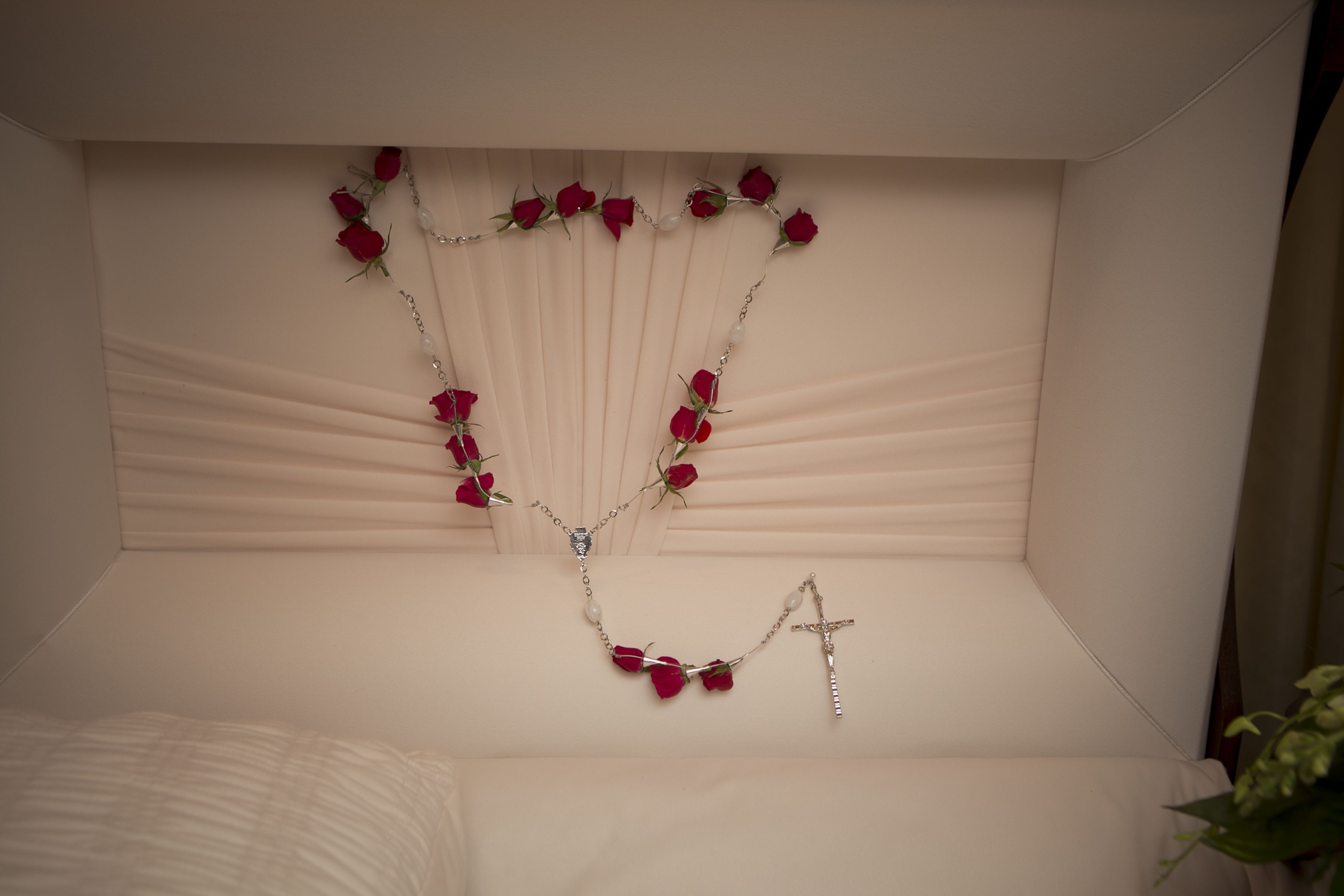Rose Casket Rosary in New City, NY | Bassett Flowers