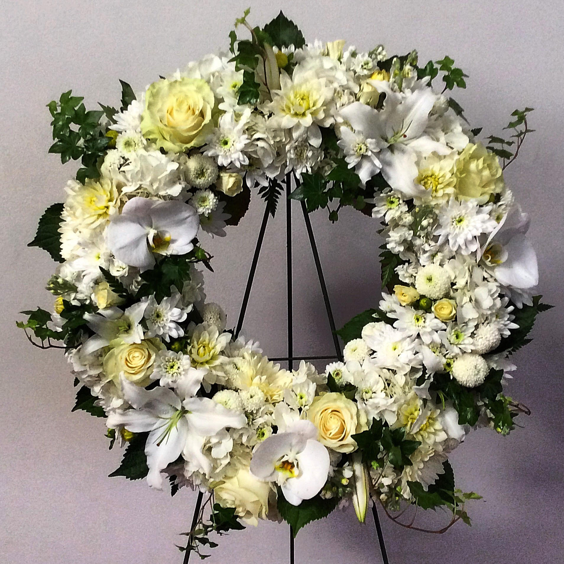Treasured Memories Wreath in Studio City, CA | Dee's Flowers Treasured Memories Wreath in Studio City, CA | Dee's Flowers