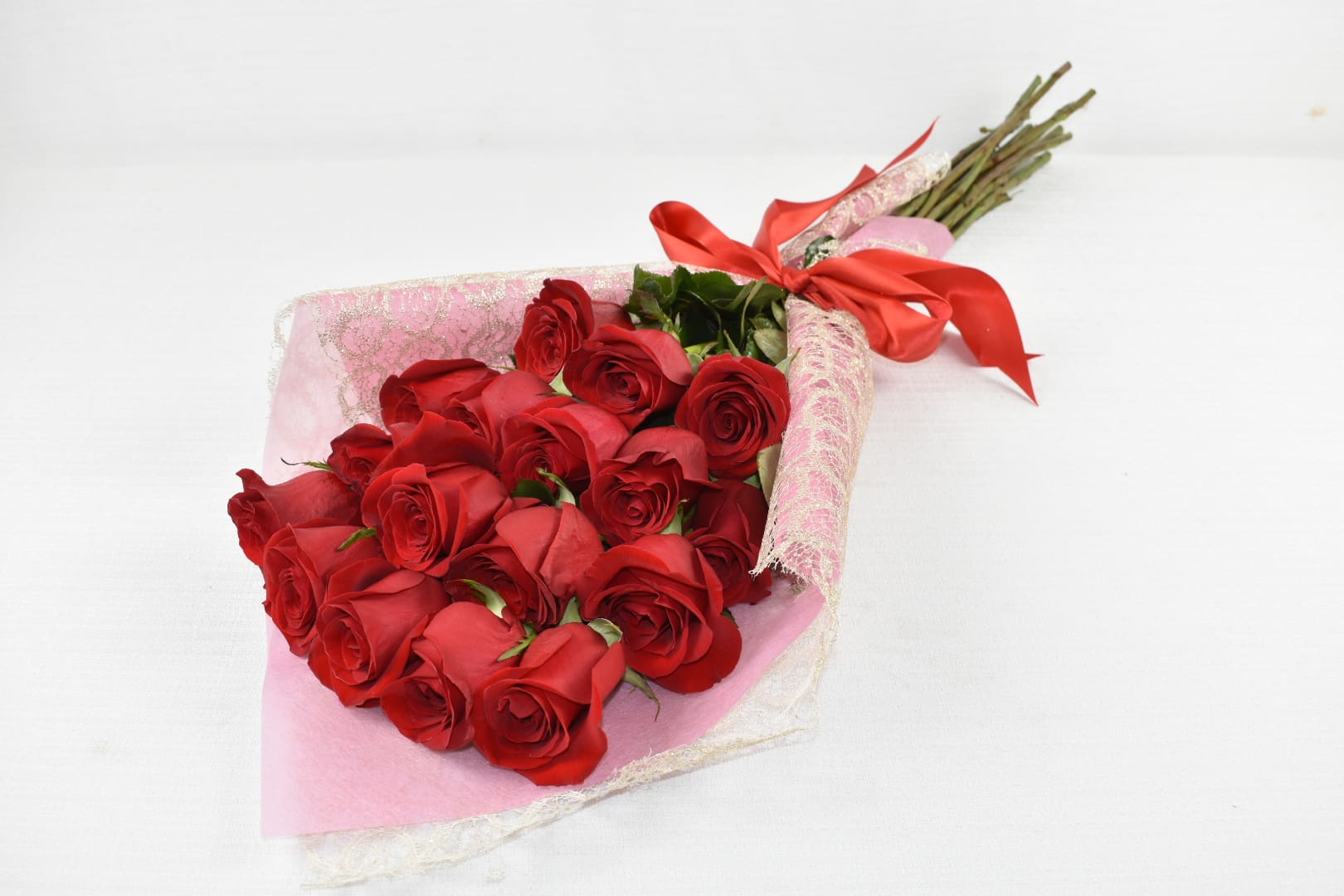 18 Rose Bouquet in Los Angeles, CA | Flower Designs By Sebas