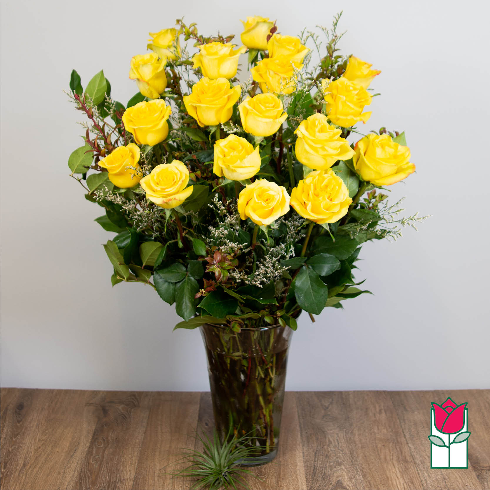 Beretania's 1.5 Dozen Extra Long Stem Yellow Rose Bouquet in Honolulu ...