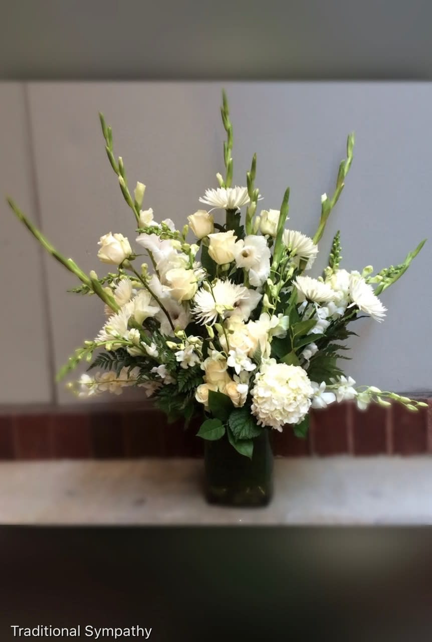 Traditional Sympathy by Robins Flower Shop