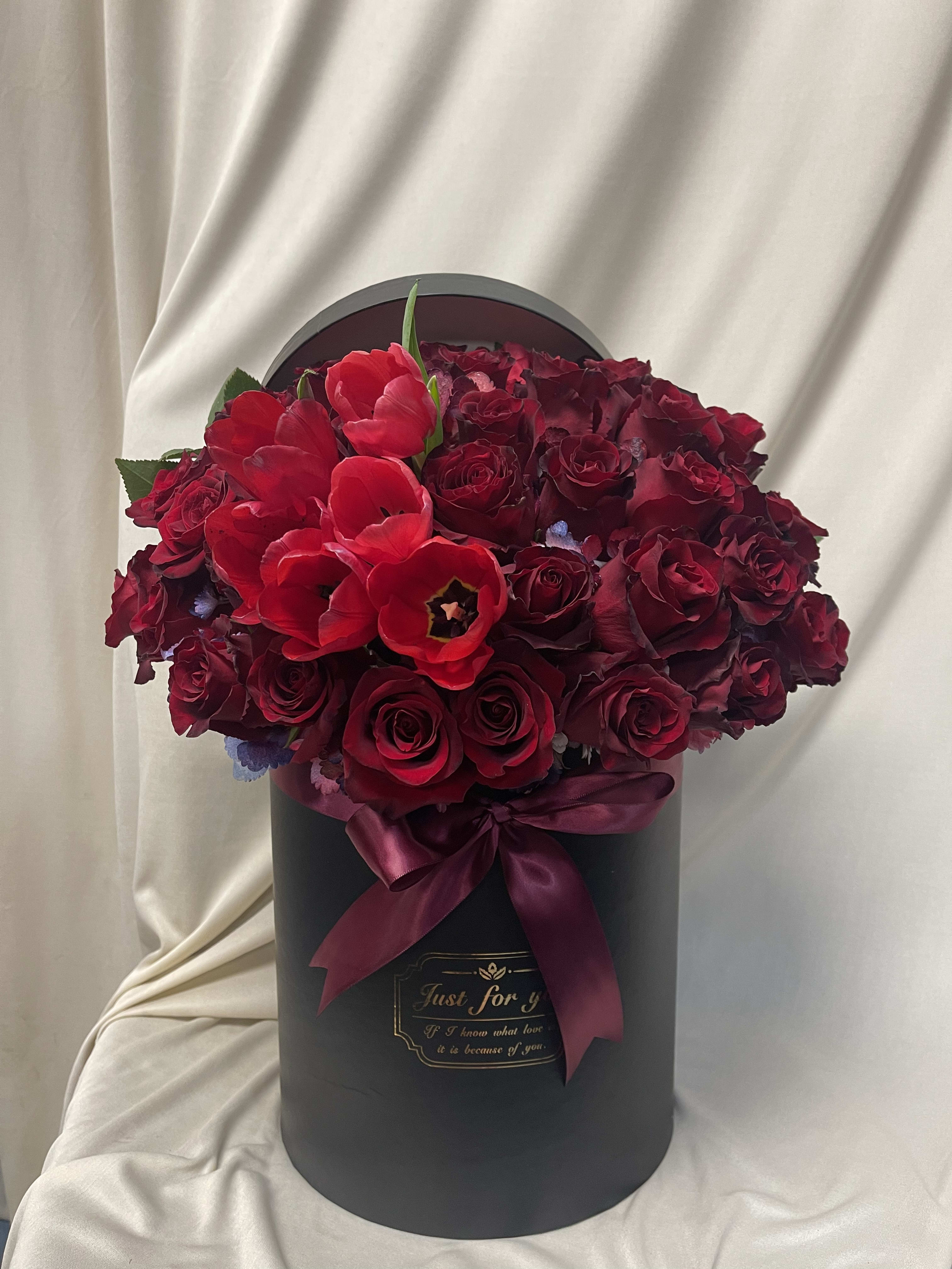 Rose Tulip Large Box by LV Florals