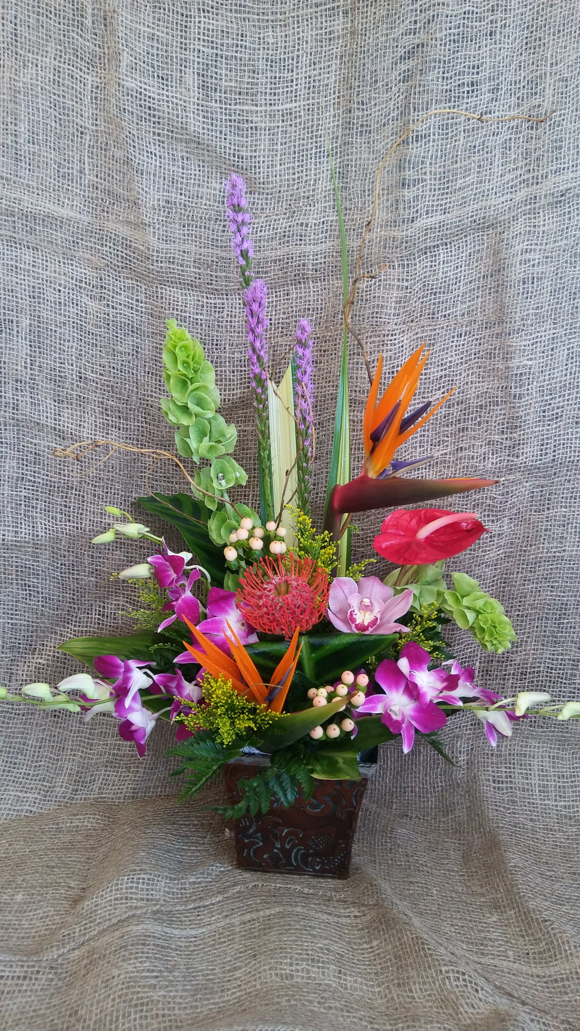 Tropical Hi Style in Los Angeles, CA | Mahalo Flowers