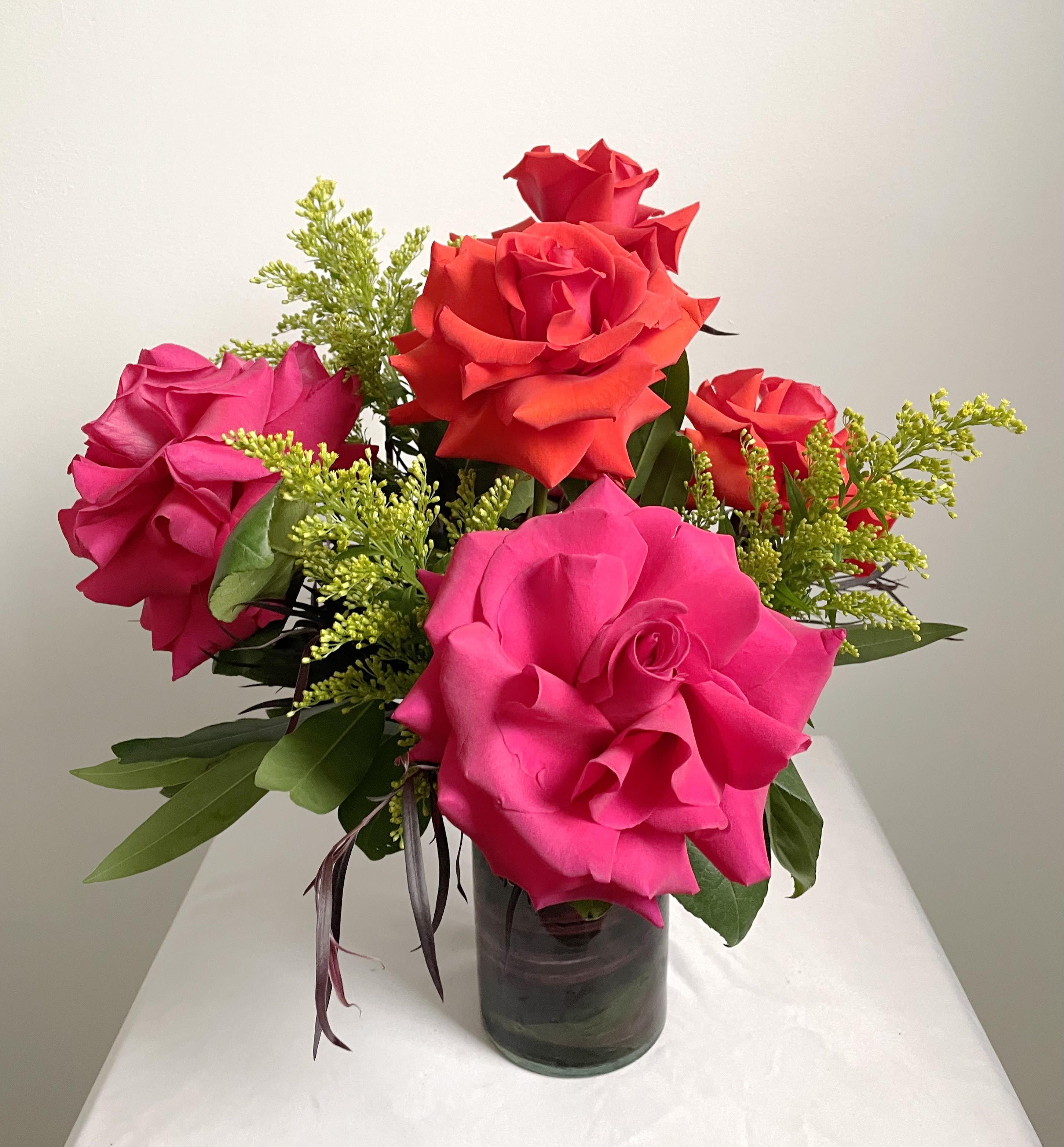 Half Dozen Two-Tone Roses in Chicago, IL | Flora Chicago