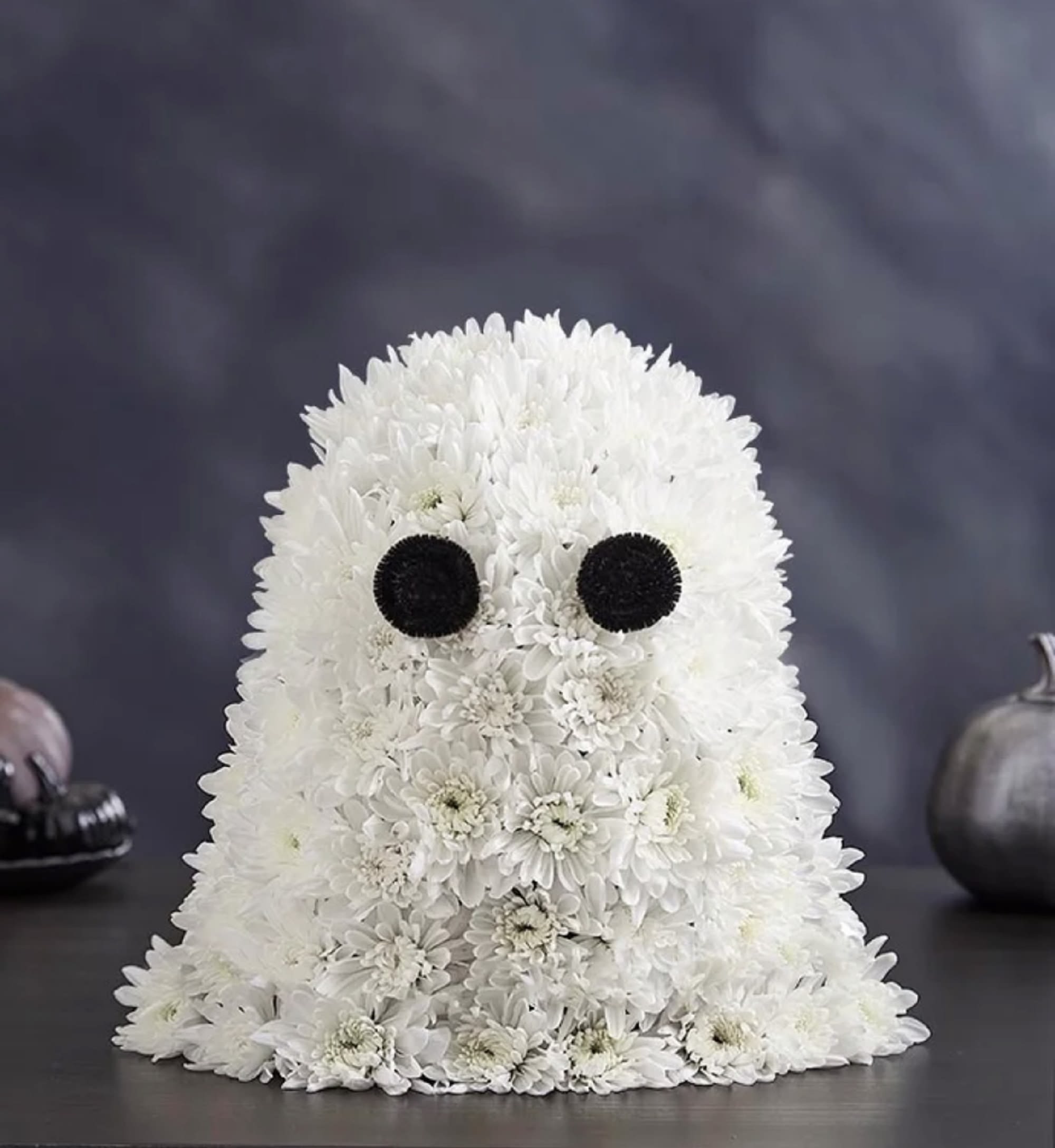 The Friendly Ghost Fresh Flower Arrangement by Ninfa's Flowers