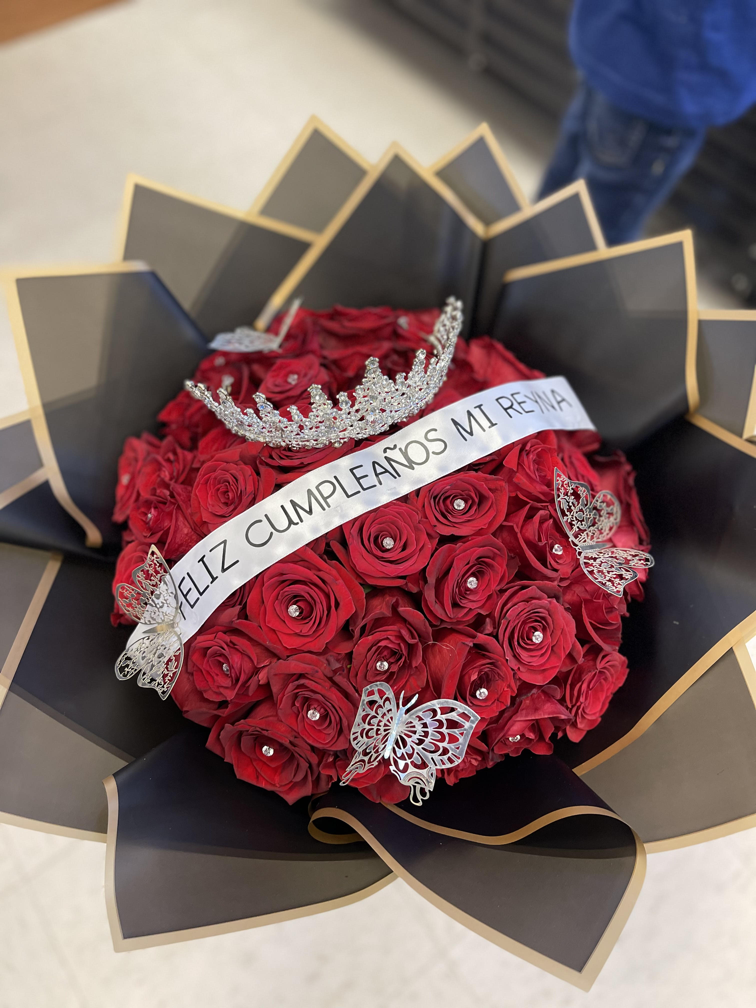 Bouquet With Crown in Winston-Salem, NC | Floreria Hortensias