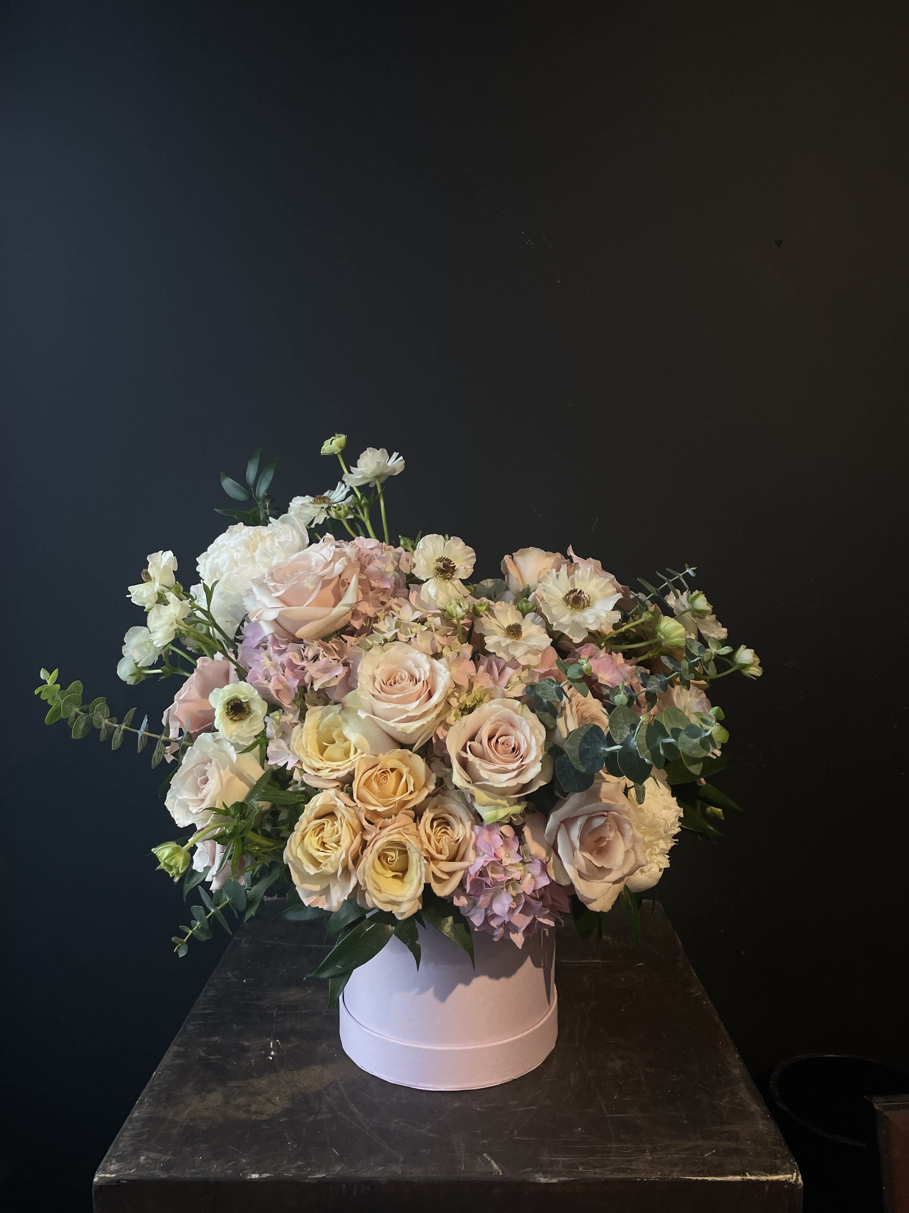 Elegant Hat box in Honolulu, HI | J'Adore Couture Floral & Styling