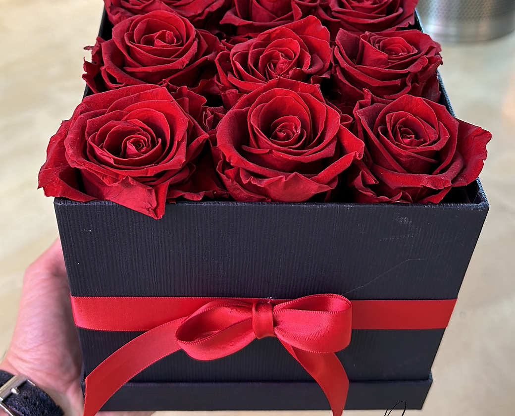 9 Roses Box by Marina Luxury Roses