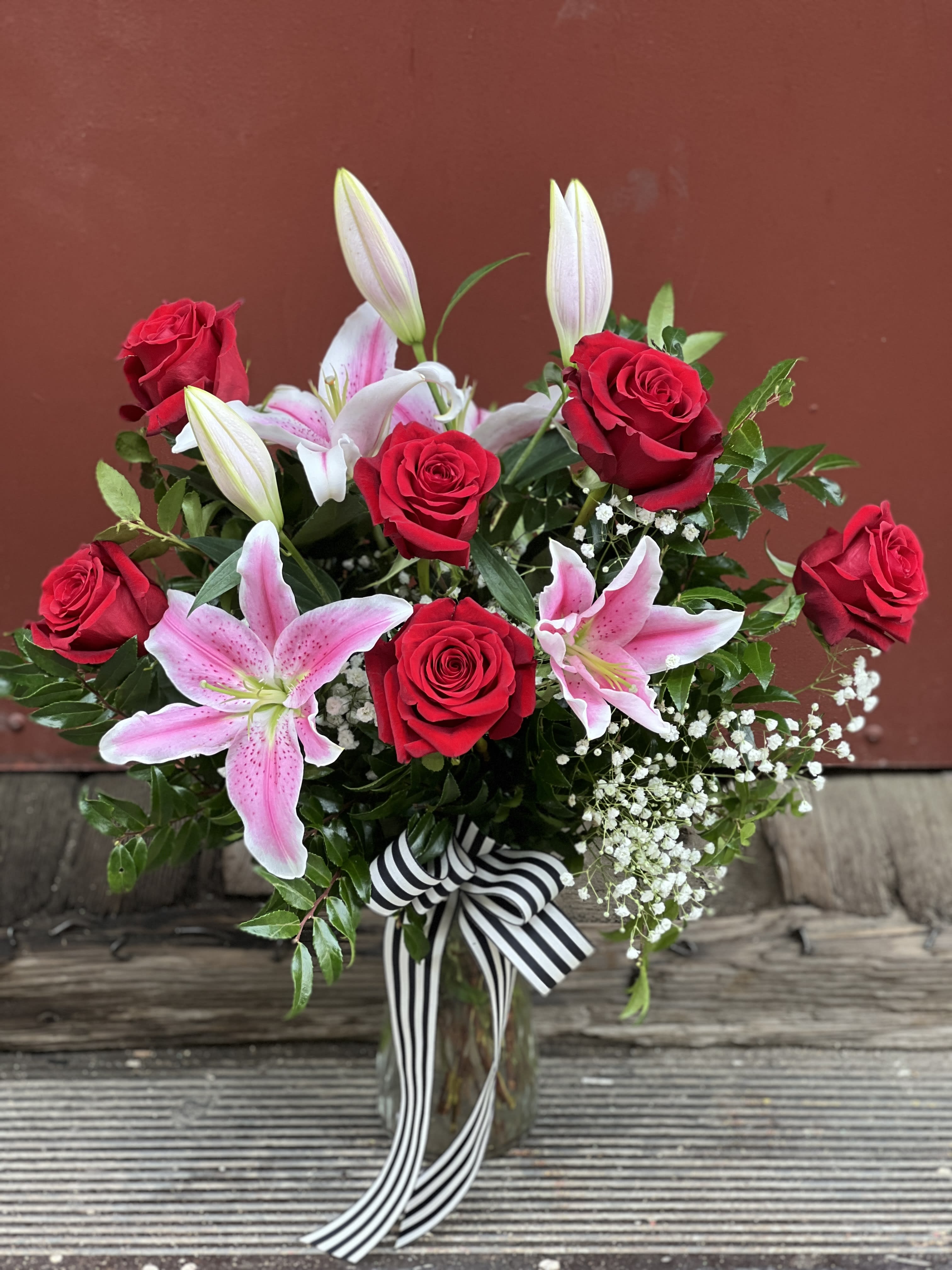 Roses & Lilies in Bakersfield, CA | House of Flowers