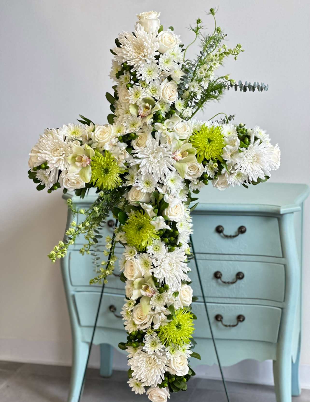 Sympathy Cross in Orlando, FL | Bay Hill Florist