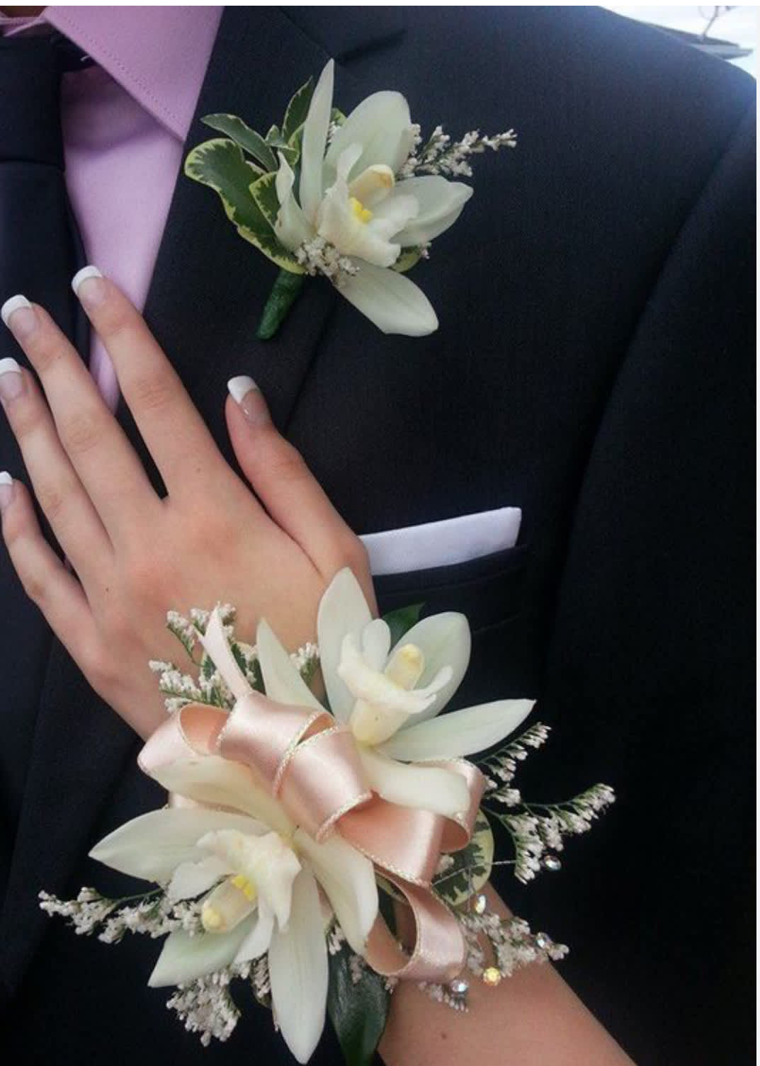 Where to get boutonniere for prom store