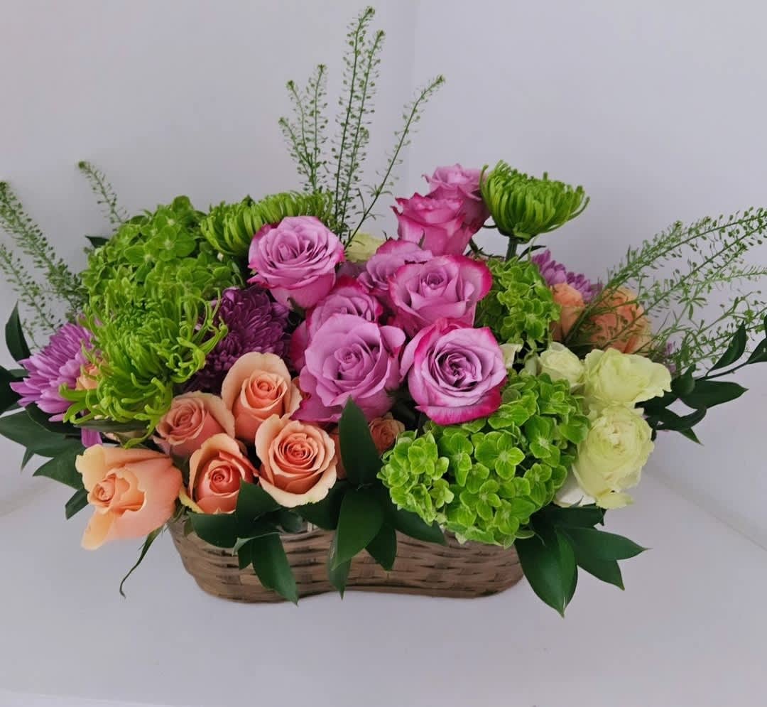 Rosas ,Hortensias by Vicky flowers