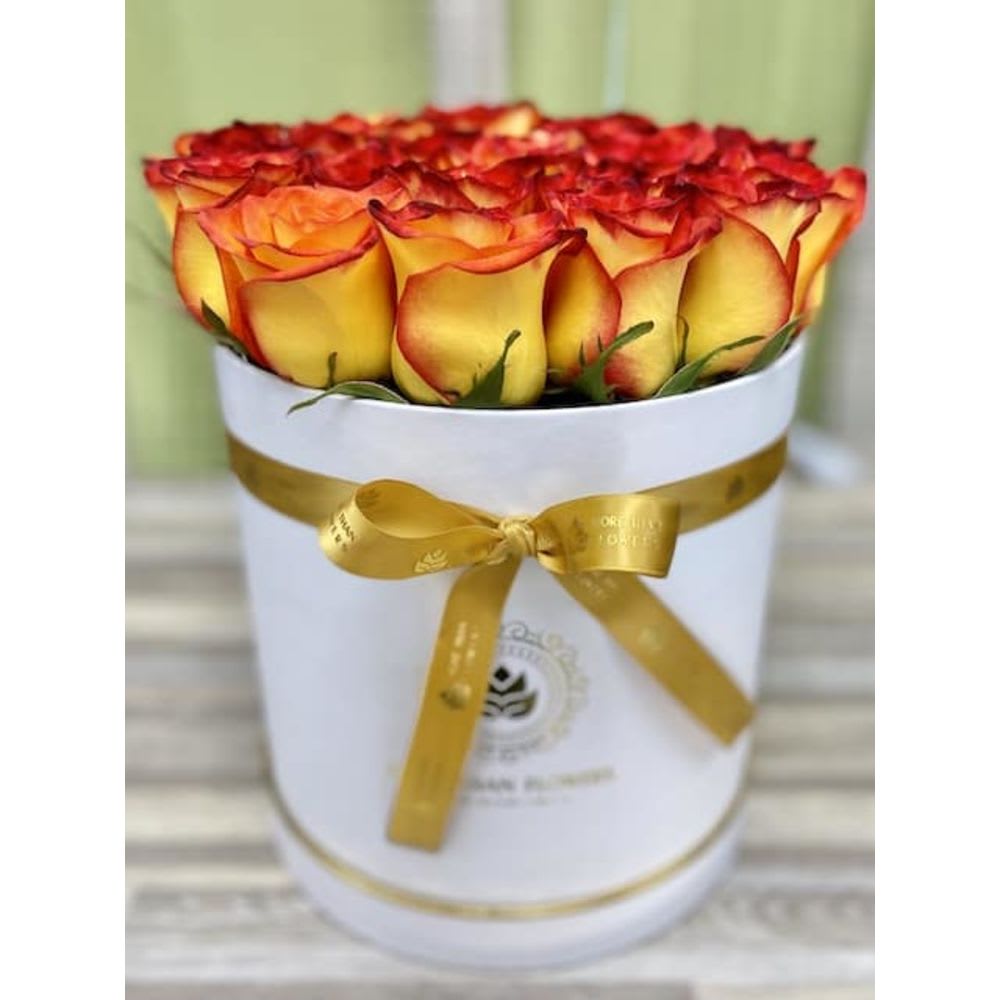 Round Box Roses Bouquet - White Box, High Magic in Miami, FL | More ...