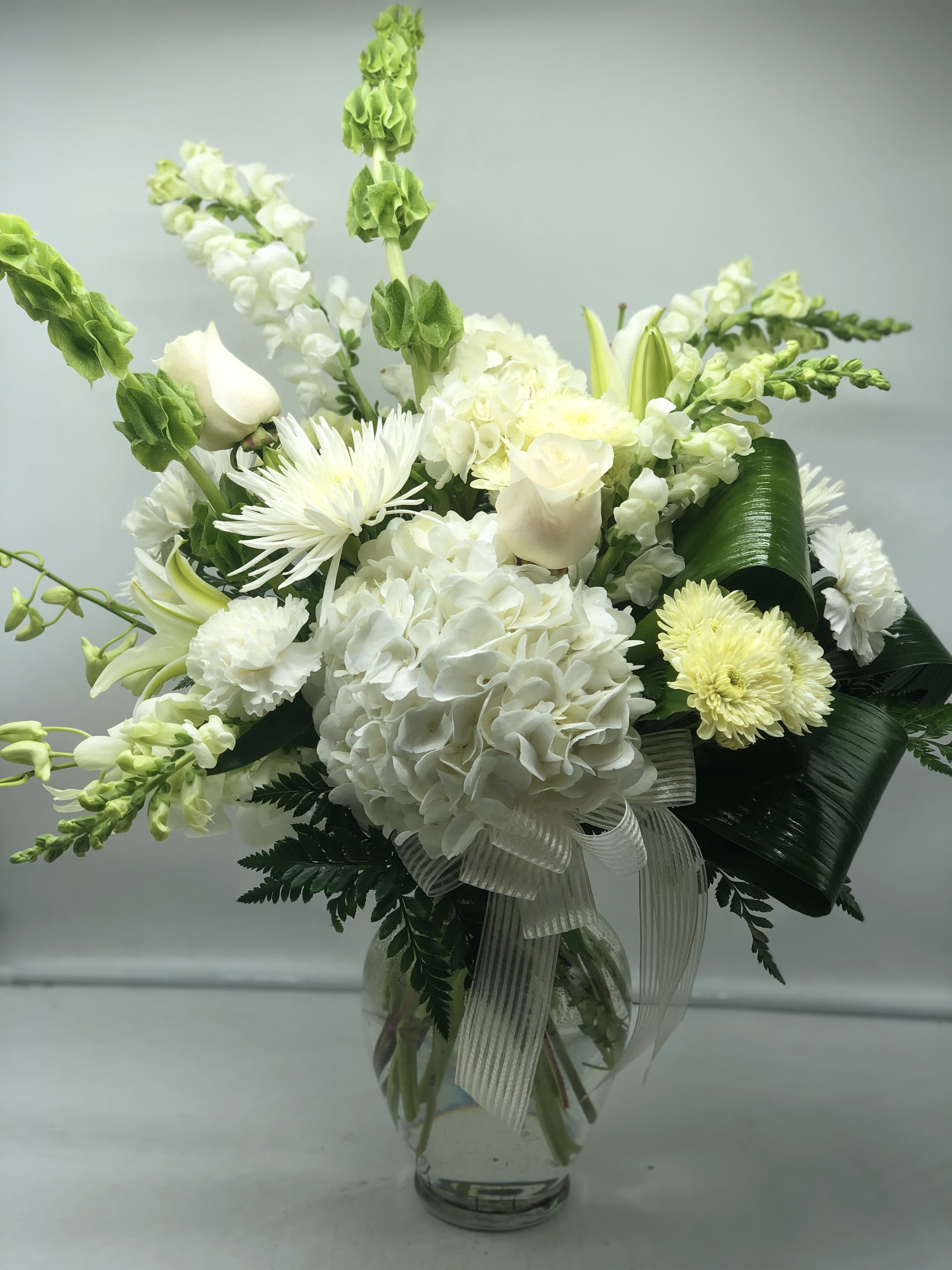 Elegant All White Mix in New City, NY | Bassett Flowers