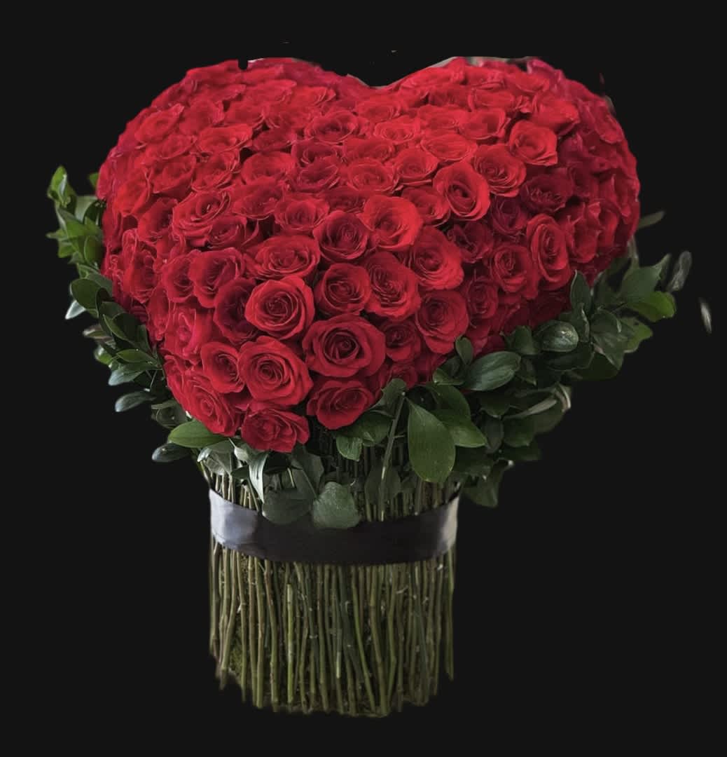 3D Standing Heart bouquet by Infinity Floral Designs