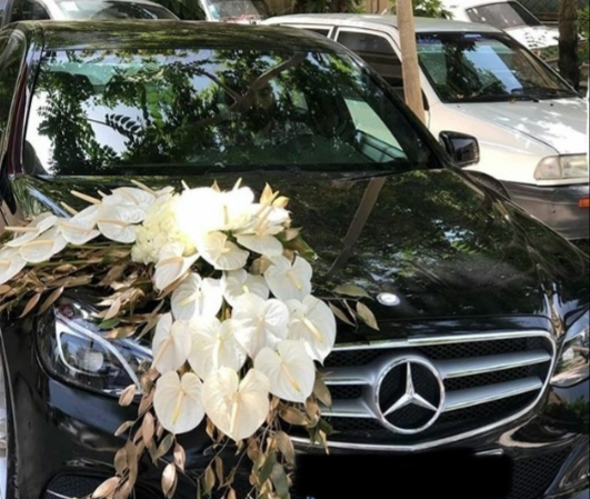 Floral Car Decor | McCool Flowers (Goldoon Corp.)